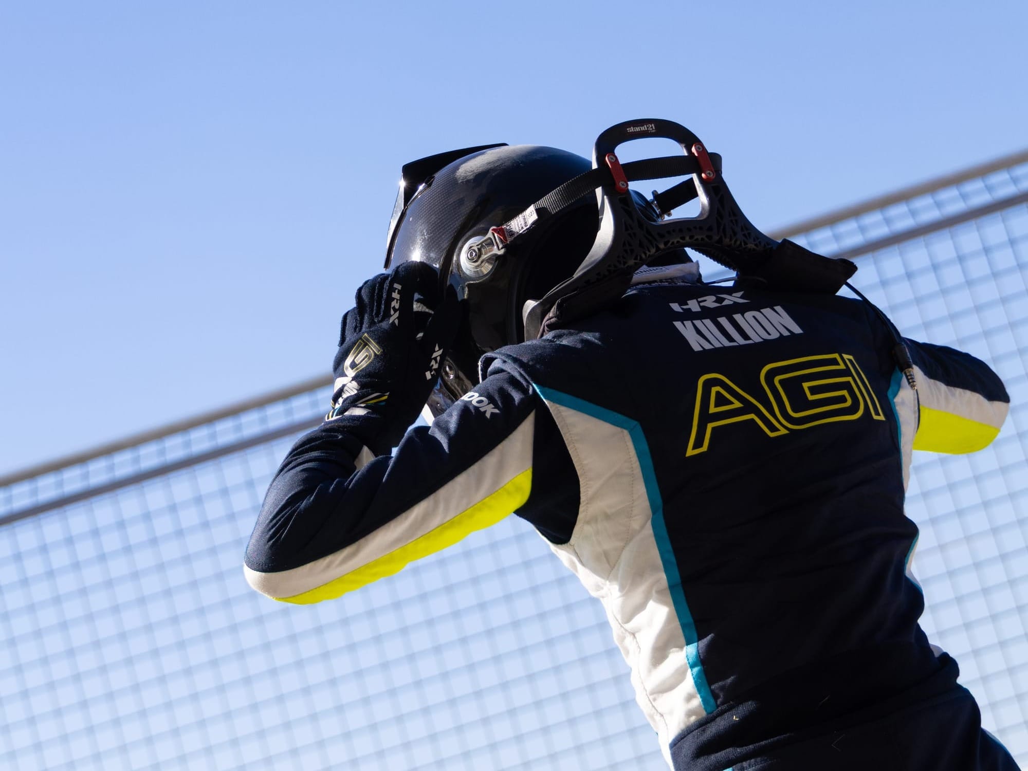 Noah Killion charges to victory in AU4 race two at The Bend